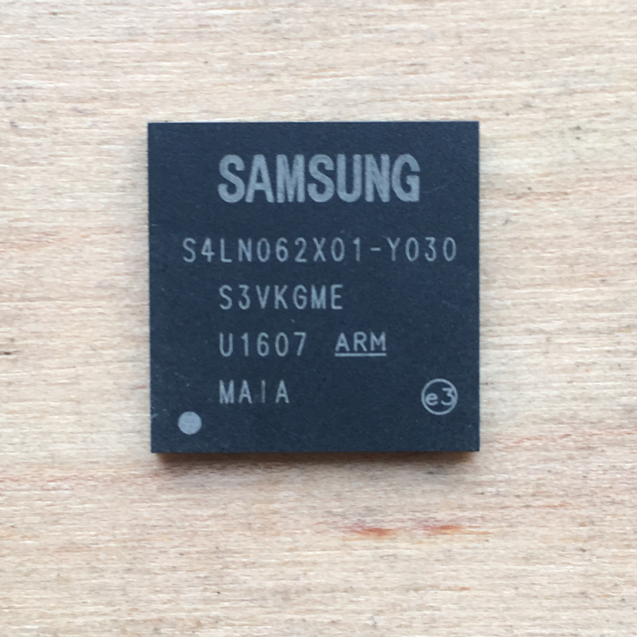 Микросхема S4LN062X01-Y030 : продажа, цена в Львове. микросхемы от ...