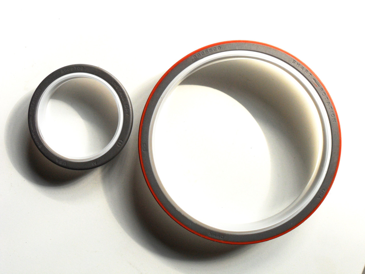 3357693, 3970548, 5259499 Сальник коленчатого вала задний на двигатель ...