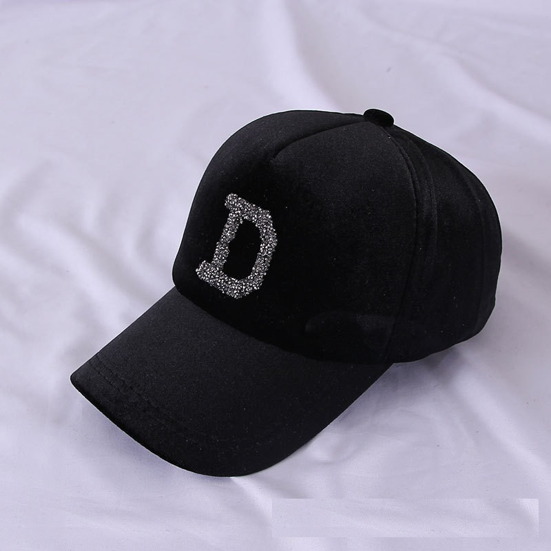 Бейсболка женская черная бархатная с украшением купить со скидкой за ...
