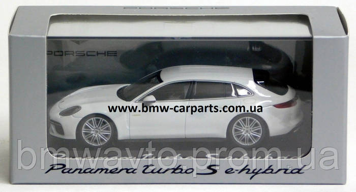 Модель автомобиля Porsche Panamera Turbo S E-Hybrid Sport Turismo ...