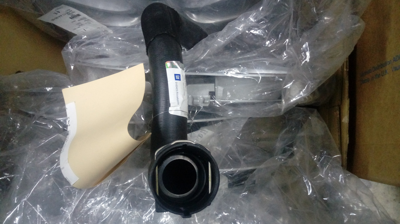 Патрубок радиатора GM 13353318 A20DT A20DTC A20DTE A20DTH A20DTJ A20DTL ...