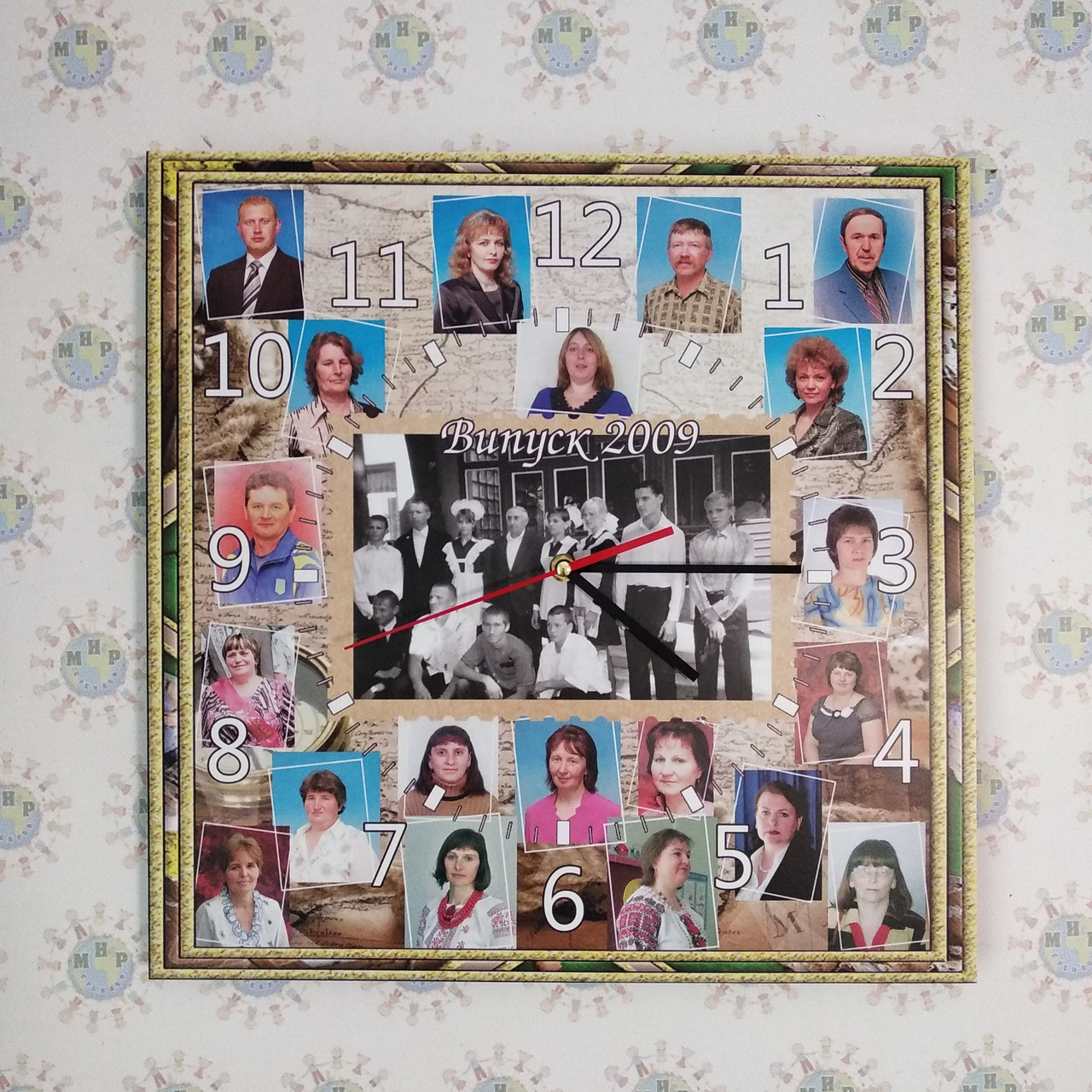 Настенные часы с фотографиями подарок от выпускников от Мир стендов ...