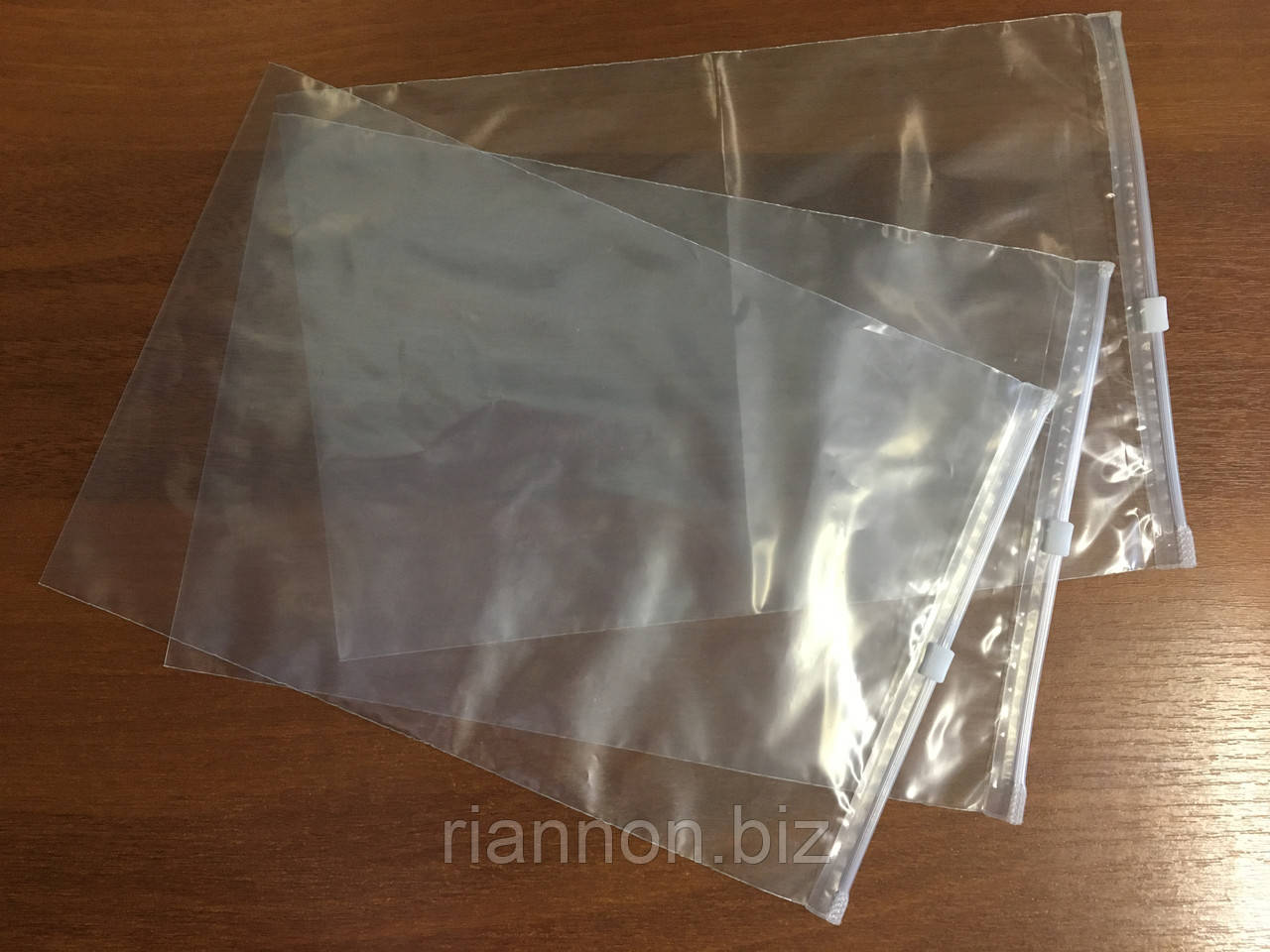 Пакеты полиэтиленовые с замком-слайдером, с печатью логотипа: продажа ...