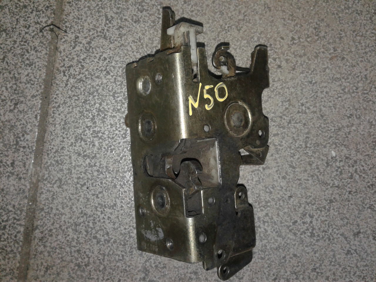 Купить Замок передней двери левый MERCEDES Sprinter 95- , Vito 638 ...