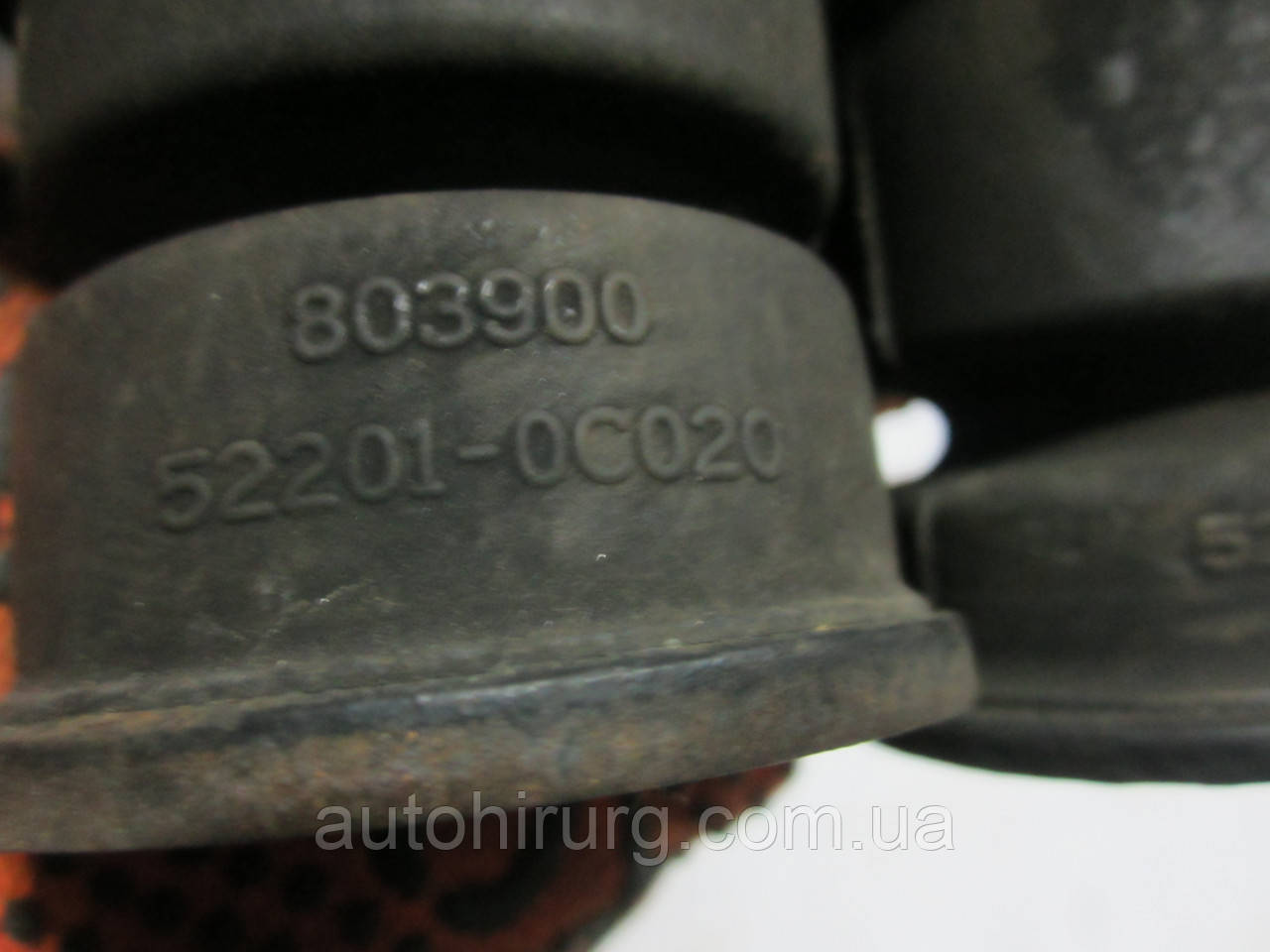 Купить Подушка рамы кузова Toyota Sequoia (52206-0C010 / 52201-0C020 ...