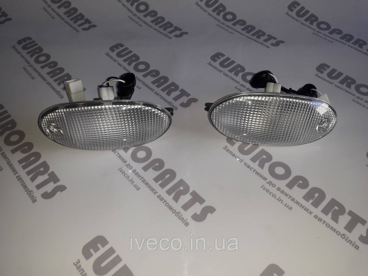 Фонарь габаритный солнцезащитного козырька Iveco Траккер Стралис Карго ...