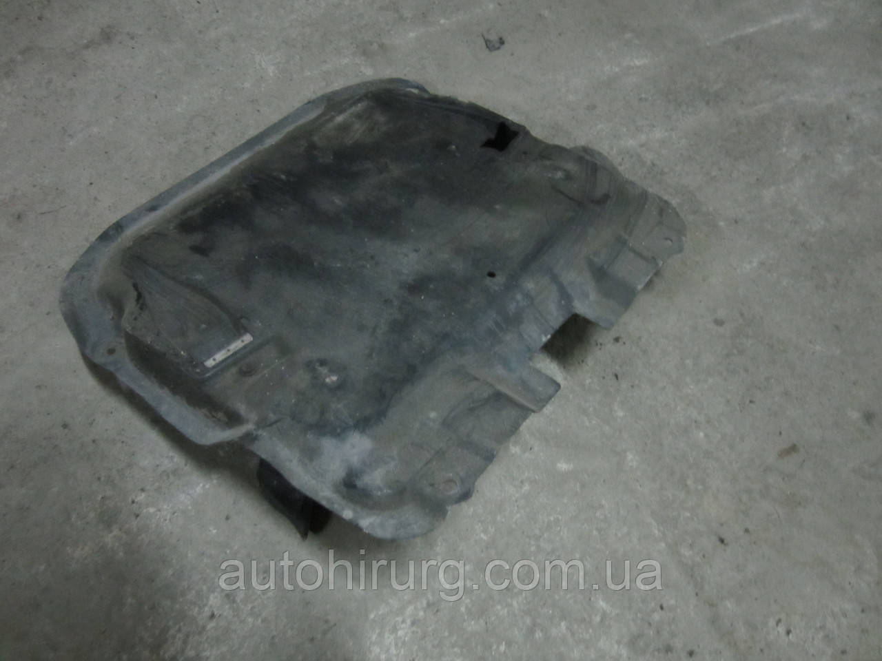 Защита под двигатель Mercedes W220 S-Class (2205240730) б/у купить в ...