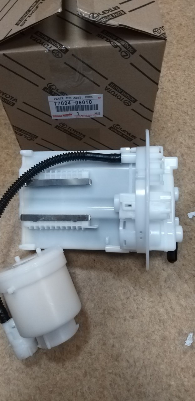 Фильтр топливный TOYOTA Avensis 08, Corolla E180 AURIS 11- (ID ...