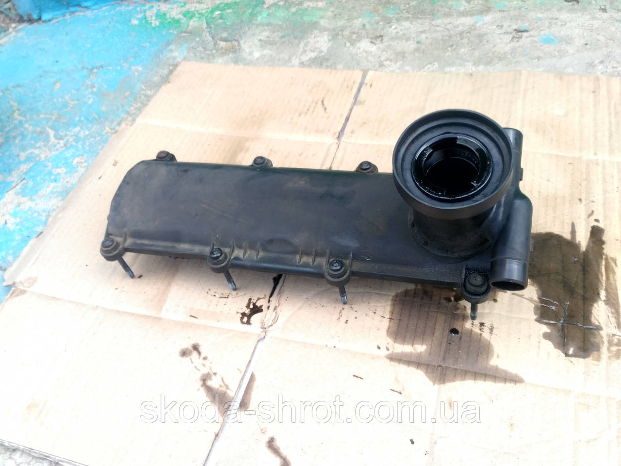 Крышка клапанная клапанов 1.6 BFQ, BGU 06A103469AE на 2 отвода: продажа ...