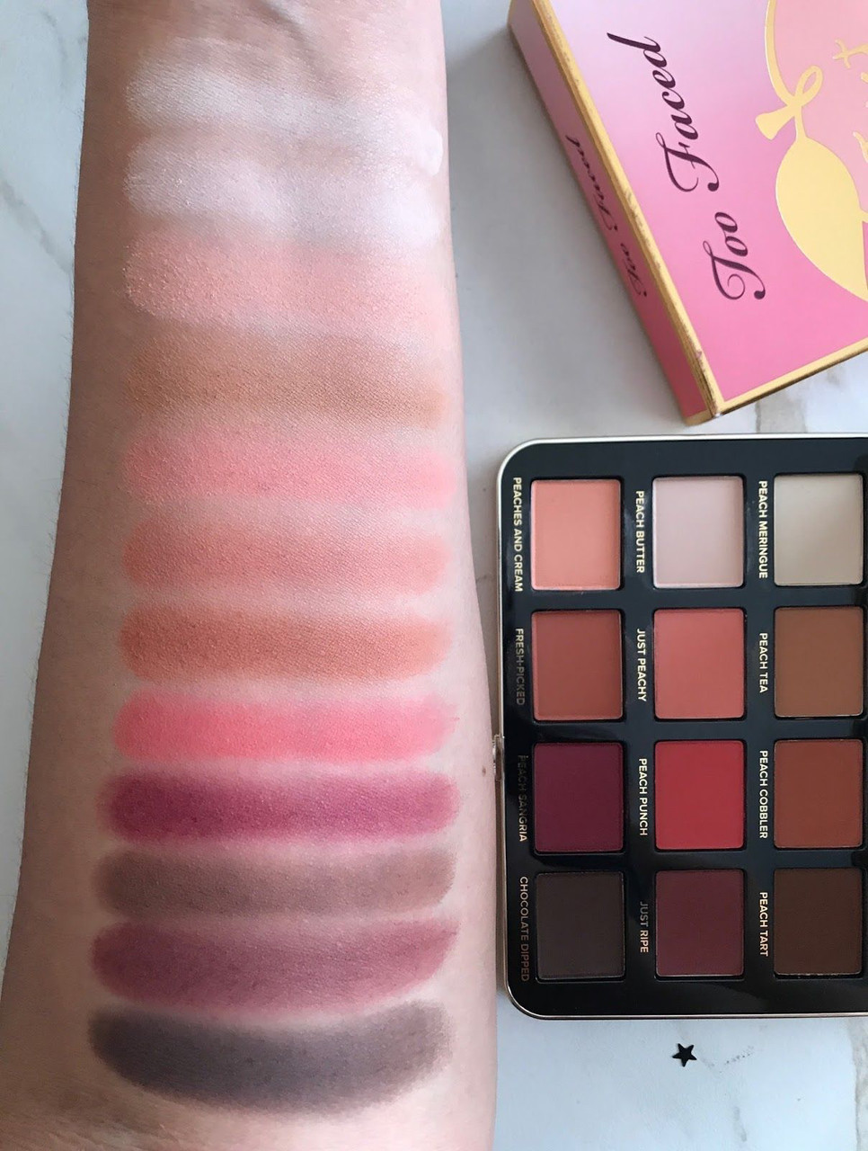 Палетка тіней Just Peachy Mattes EyeShadow Palette від бренду Too Faced ...