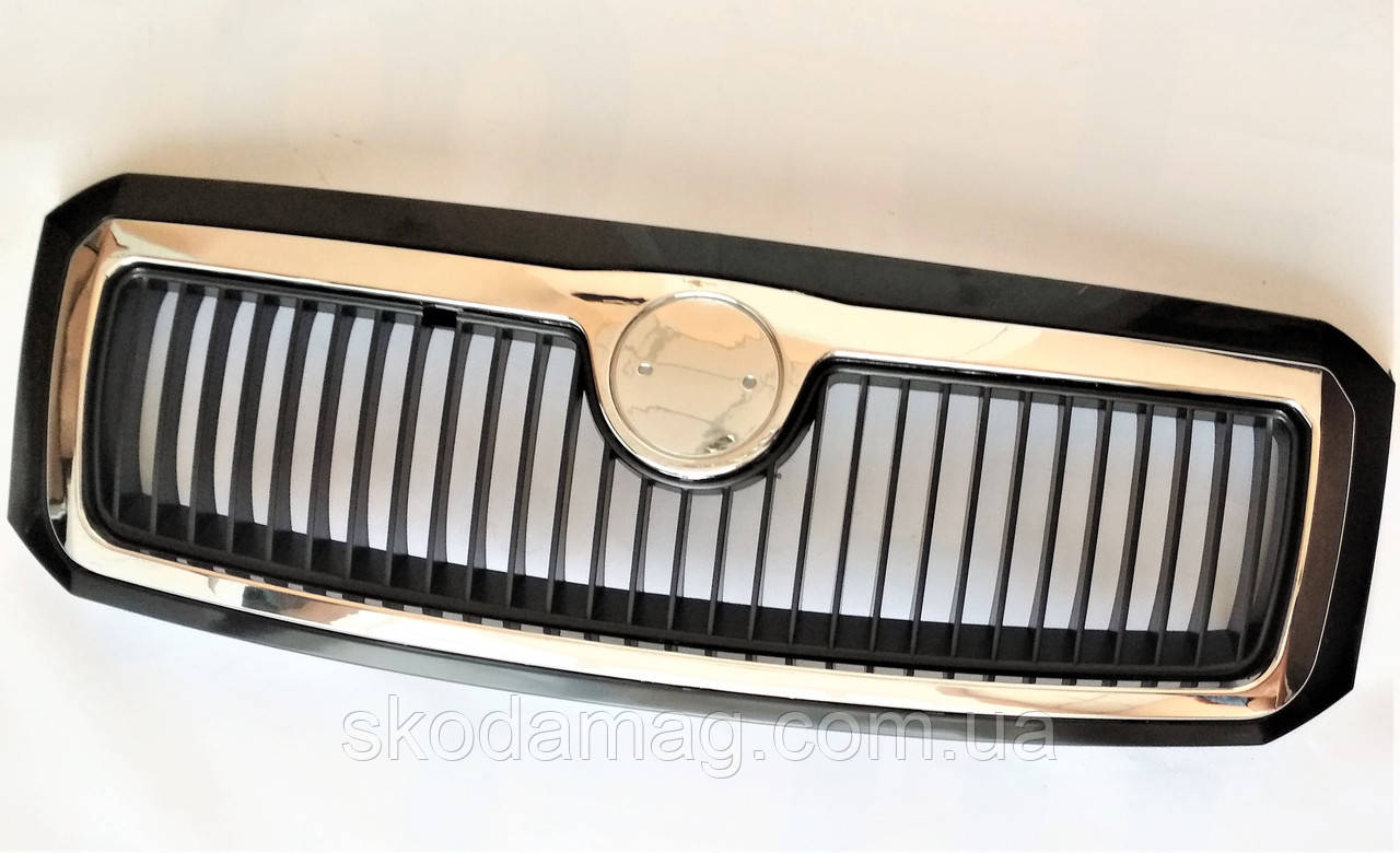 Решетка радиатора центральная на капоте Шкода Фабия Skoda Fabia 1( хром ...