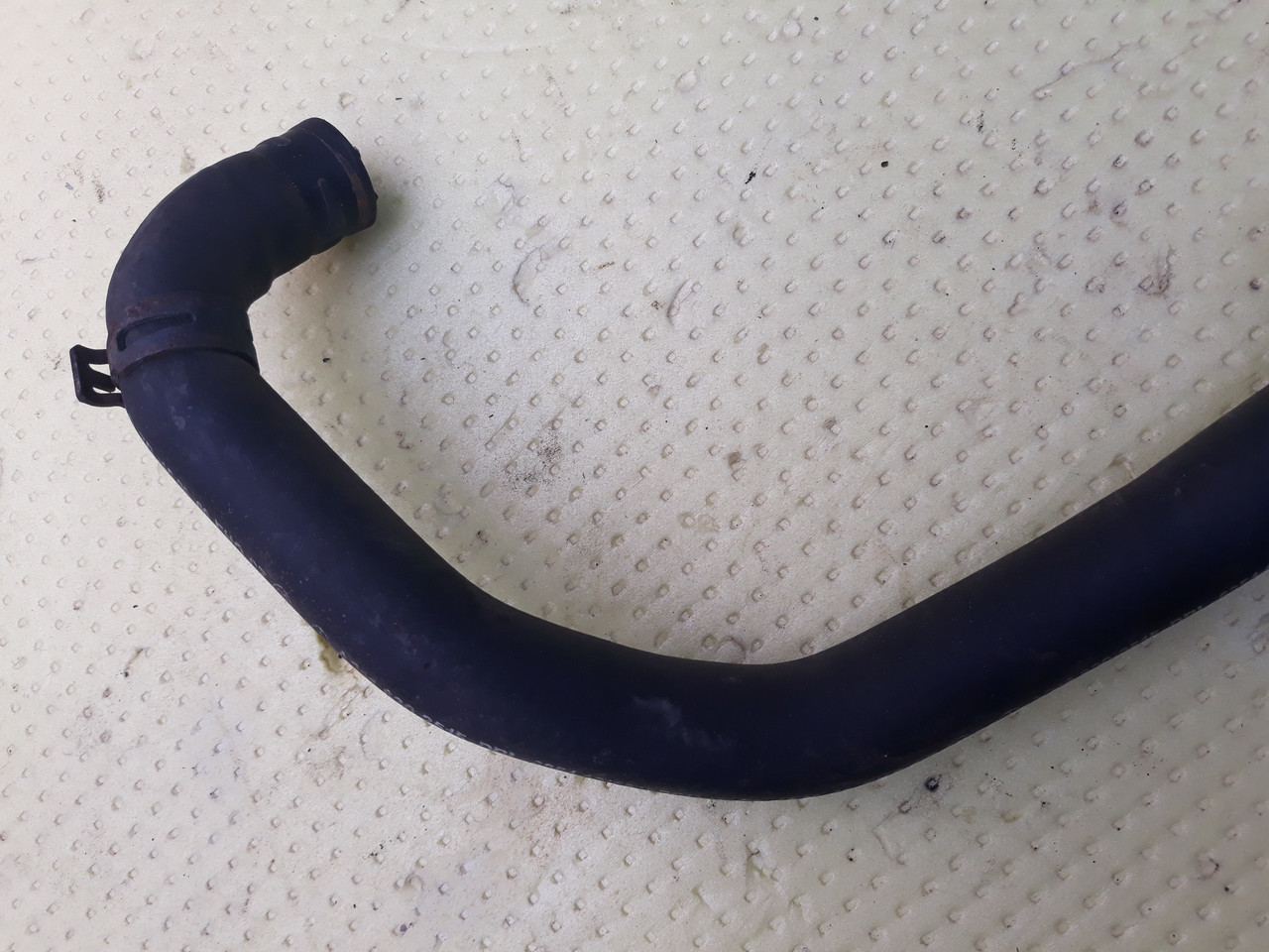 Патрубок системы охлаждения мерседес 211 mercedes w211 A2118302515 ...