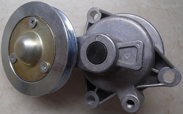 Ролик натяжения ремня 04152511: продажа, цена в Киеве. Головки блока ...