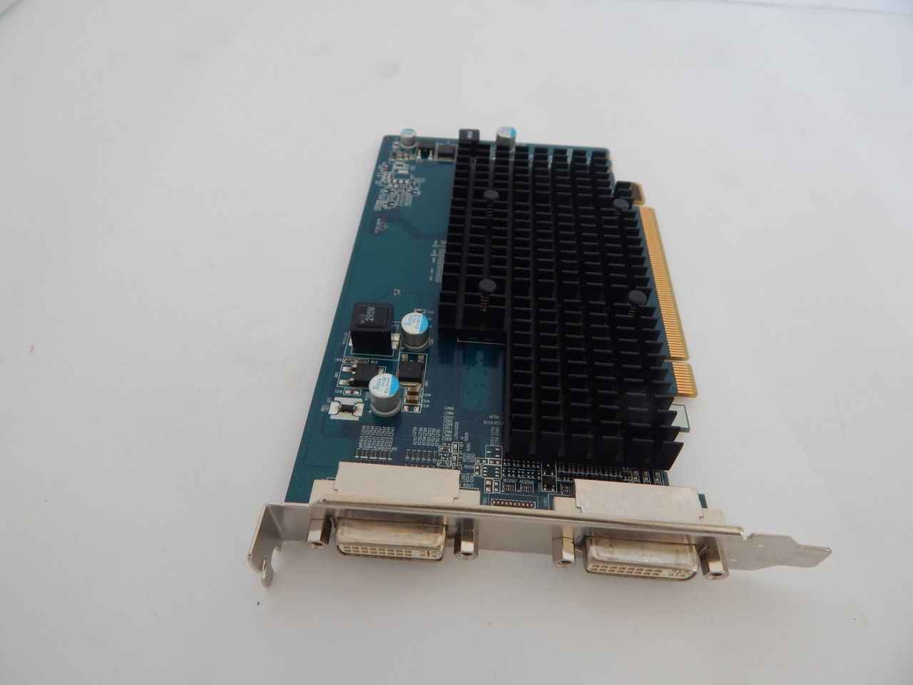 ВИДЕОКАРТА Radeon hd 7350 1 GB 64bit GDDR3 б/у с Европы: продажа, цена ...