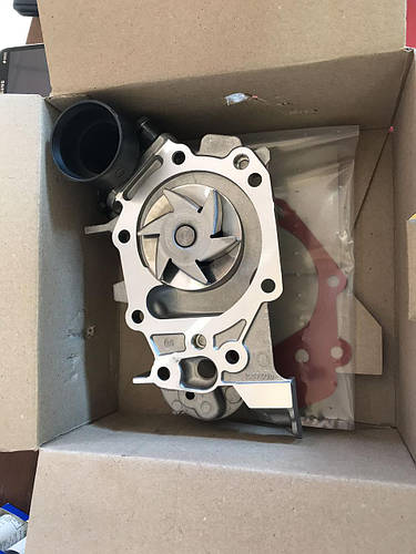 Купить Помпа (водяной насос) Renault Logan 2 (Original 210101832R ...