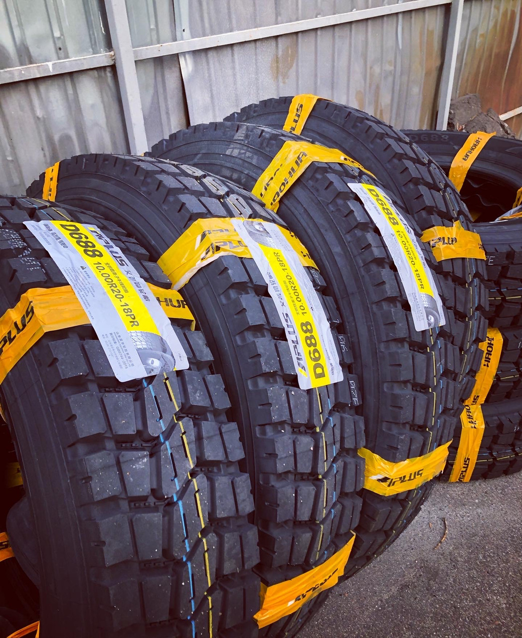 Шина грузовая 10,00R20 Aplus D688: продажа, цена в Киеве ...