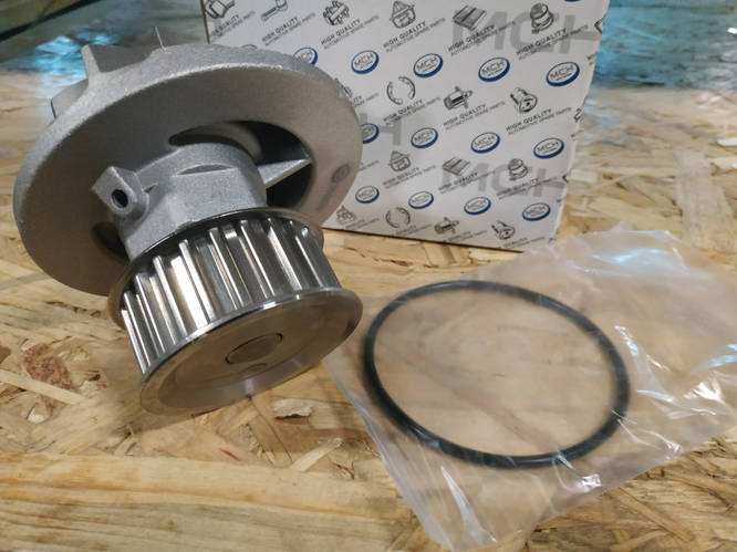 Купить Помпа водяной насос Лачетти Lacetti 1.8, Optra 1.8, Tosca 1.8 ...