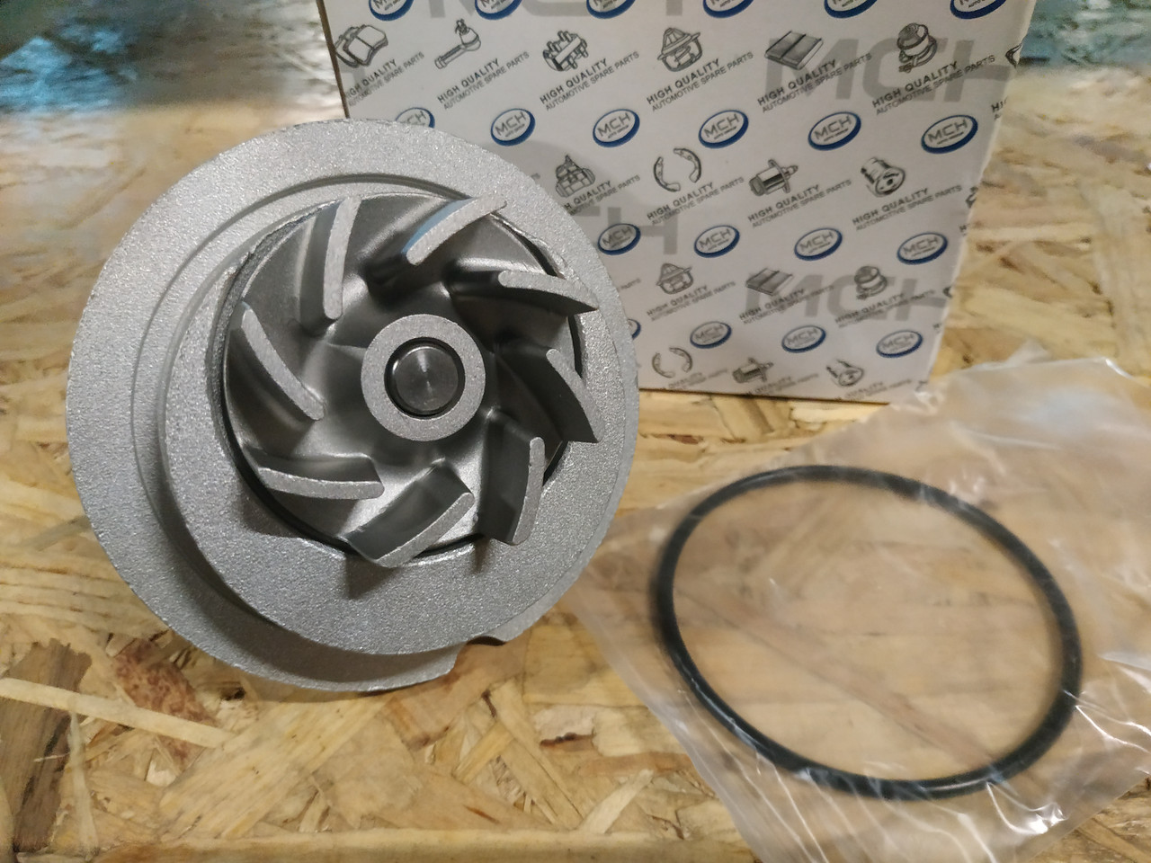 Купить Помпа водяной насос Лачетти Lacetti 1.8, Optra 1.8, Tosca 1.8 ...