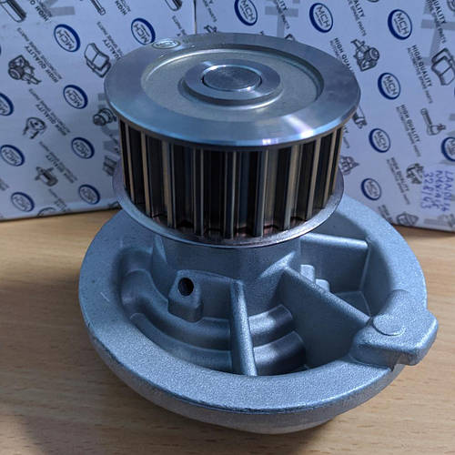 Купить Помпа водяной насос Лачетти Lacetti 1.8, Leganza, Nubira, Magnus ...