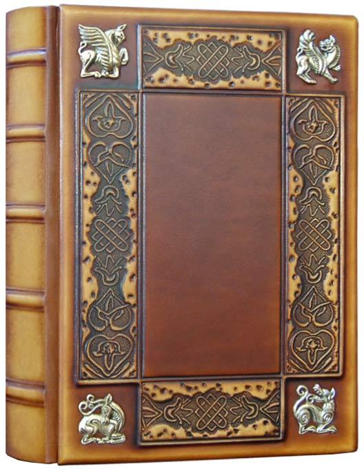 Ежедневник формата А4 в кожаном переплете с художественным тиснением и ...