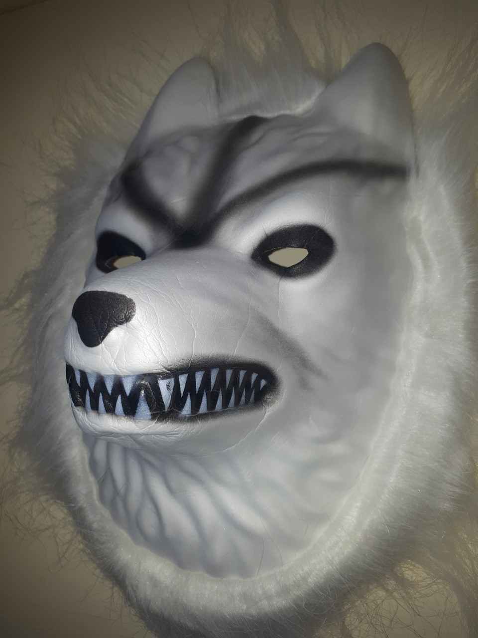 Маска білого вовка: продажа, цена в Львове. Карнавальные маски от ...