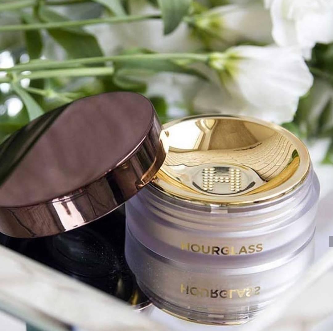 Рассыпчатая фиксирующая пудра Hourglass Veil Translucent Setting Powder ...