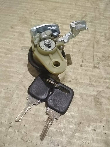 Замок крышки багажника ГАЗ 3110 с ключами (пр-во СНГ) 3110-5606110-01 ...