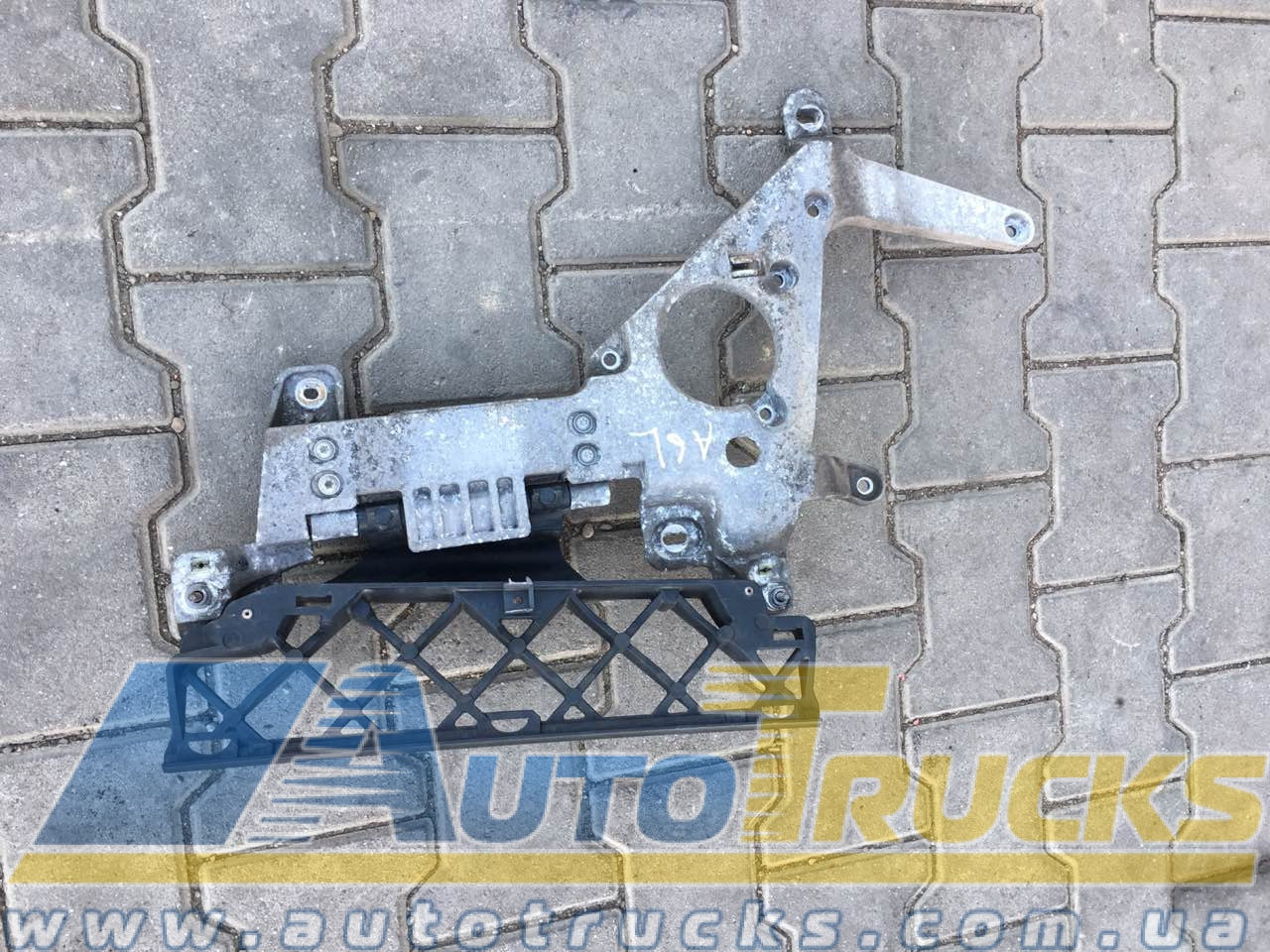 Подножка MB ACTROS MP4 /L/ Б/у для Mercedes Actros (9608854774 ...