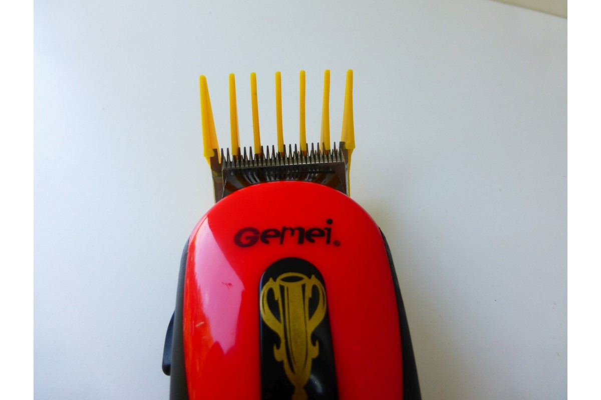 Купити МАШИНКА ДЛЯ СТРИЖКИ ТВАРИН (СОБАК І КІШОК) GEMEI GM-1023, ціна ...