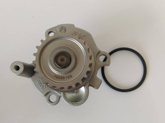 Купить Водяной насос VW Golf 4 1.8 1.8T 06A121011E, 06A121011F ...