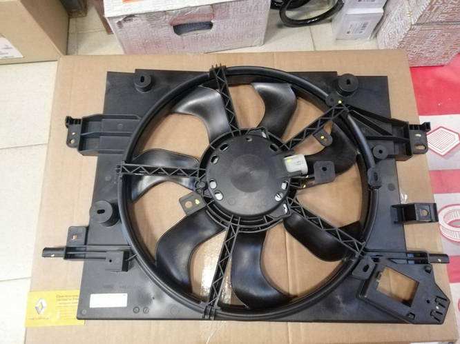Вентилятор основного радіатора системи охолодження Renault Duster 2 ...