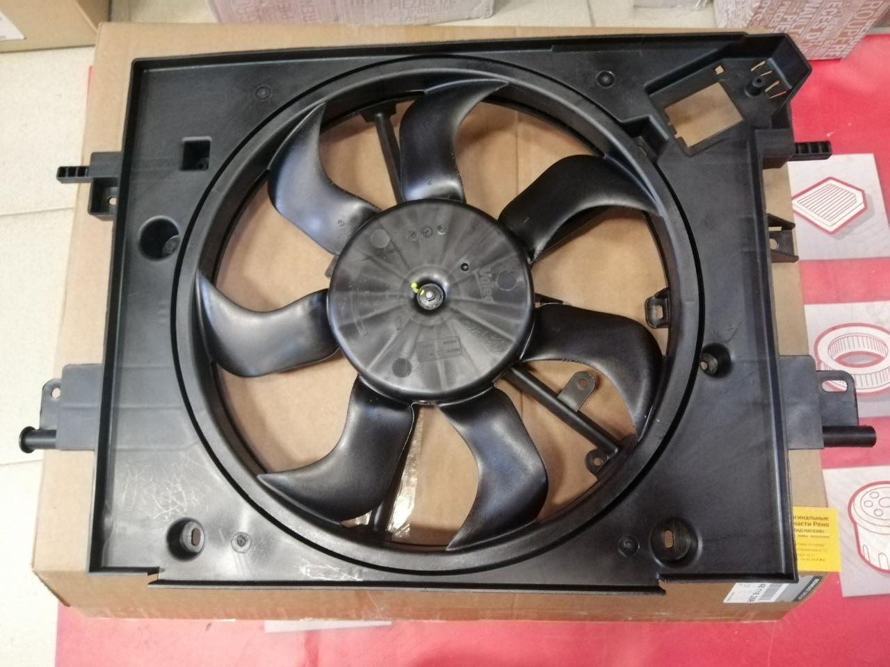 Вентилятор основного радіатора системи охолодження Renault Duster 2 ...