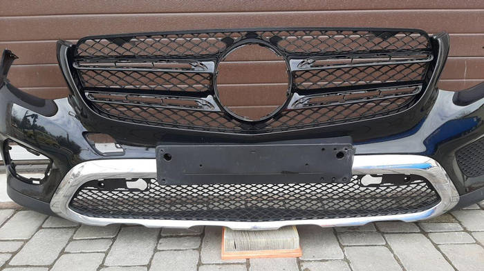 Бампер передній Mercedes GLC X253 Рестайлинг14-19 A2538850122 / Решітка ...