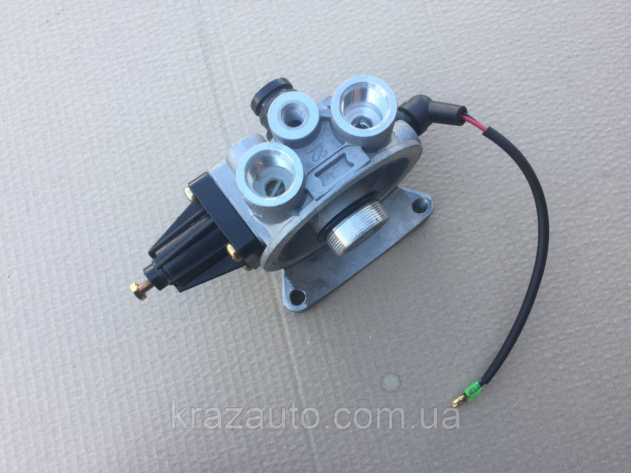 Кран вологовіддільника 3-виходи MB, MAN, IVECO, DAF (засновання ...