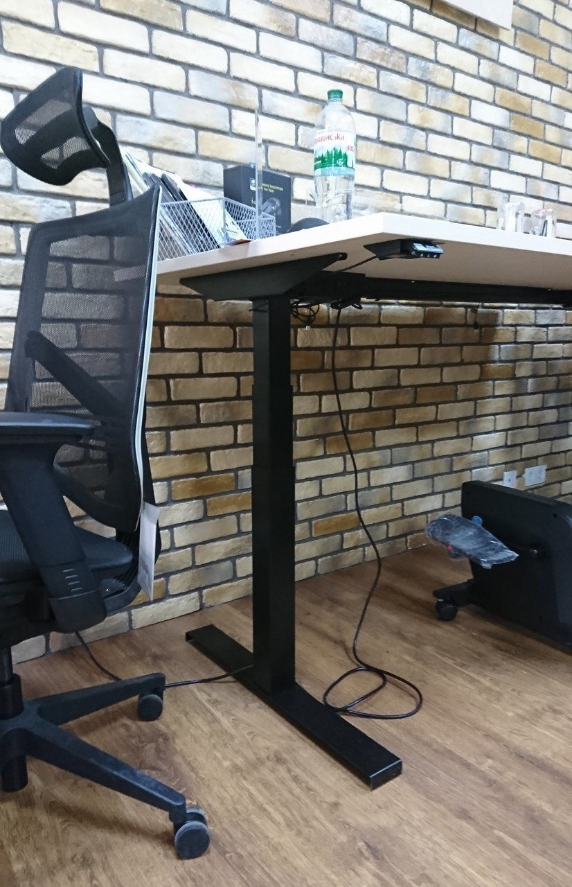 Рама LINAK Compact Plus Чорний для smart столу з Bluetooth®, датчиком ...