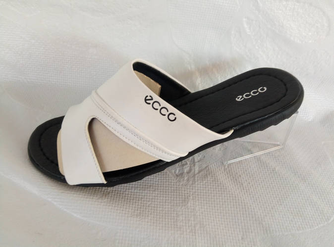 Чоловічі шкіряні шльопанці "ECCO" (ID#2357661872), ціна: 650 ₴, купити на Prom.ua