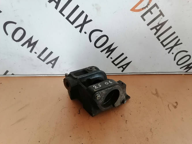 Купити Кронштейн підвісного підшипника правої півосі, 8200049238 на ...