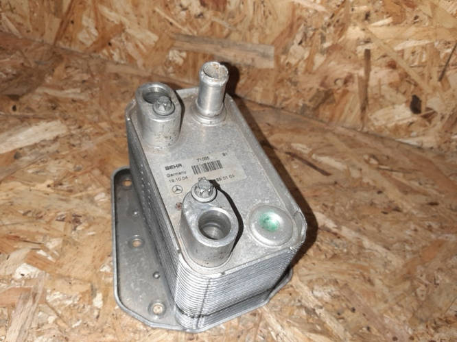 Радіатор масляний Mercedes Benz w210 2.7 3.2 cdi (ID#1161567848), цена ...