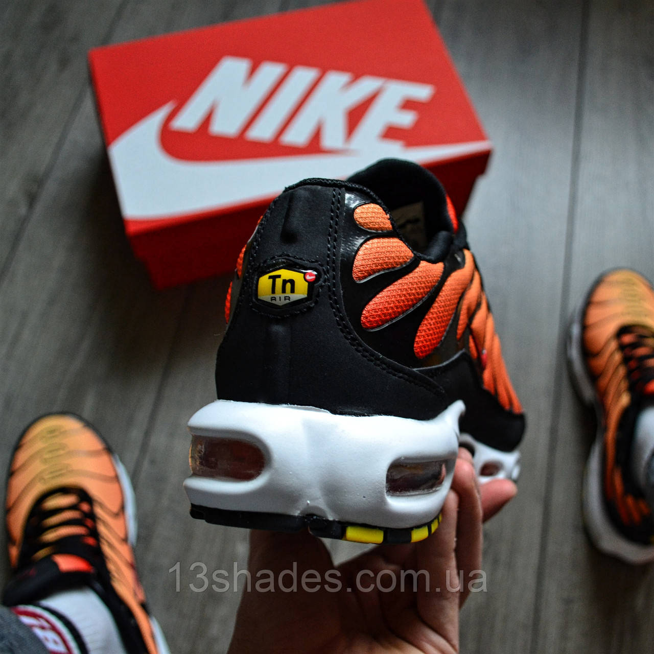 Кросівки чоловічі Nike Air Max Tn+ Plus чорно-помаранчевий ААА+ Топ ...