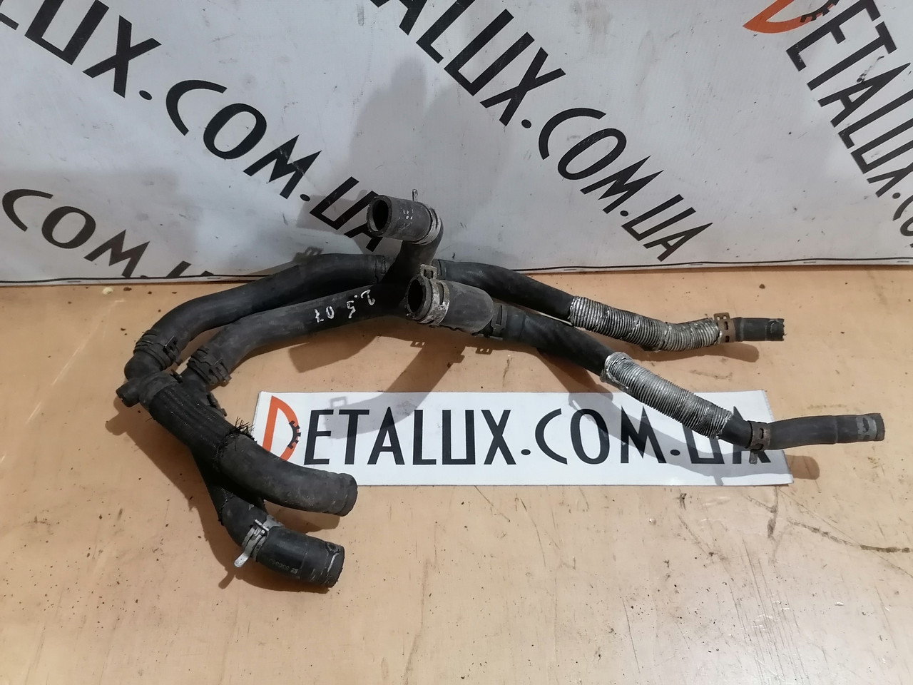 Патрубок системи охолодження на Opel Vivaro, Renault Trafic, Nissan ...