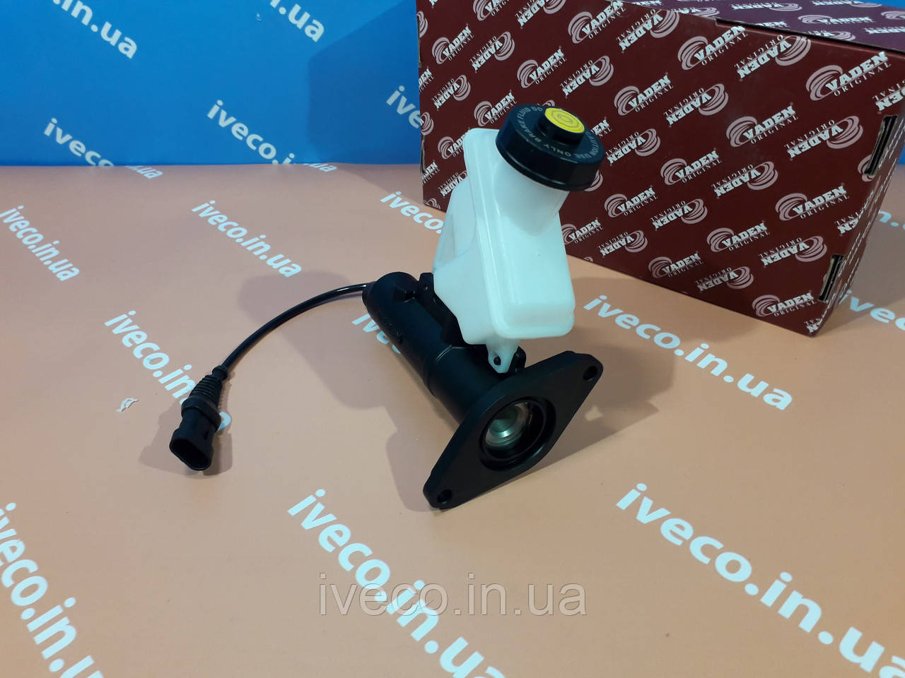 Главный цилиндр сцепления Iveco Stralis Trakker EuroTrakker Ивеко ...