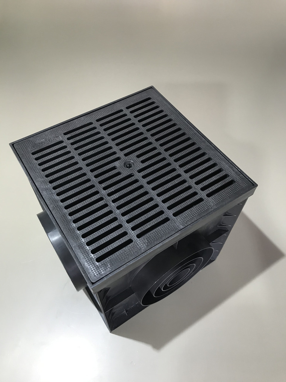 Дощоприймач PolyMax Basic 30/30 см пластиковий чорний комплект не: продаж, ціна у Одесі ...