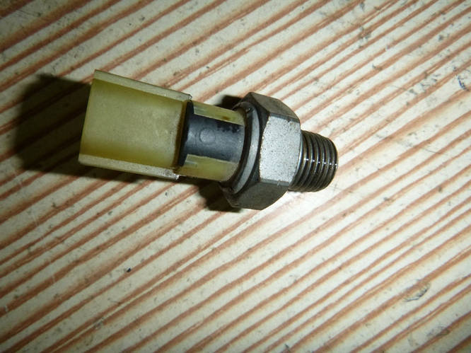 Датчик тиску оливи (1,2 MPI 16V) Renault LOGAN MCV 2 2013-2020 (Рено ...