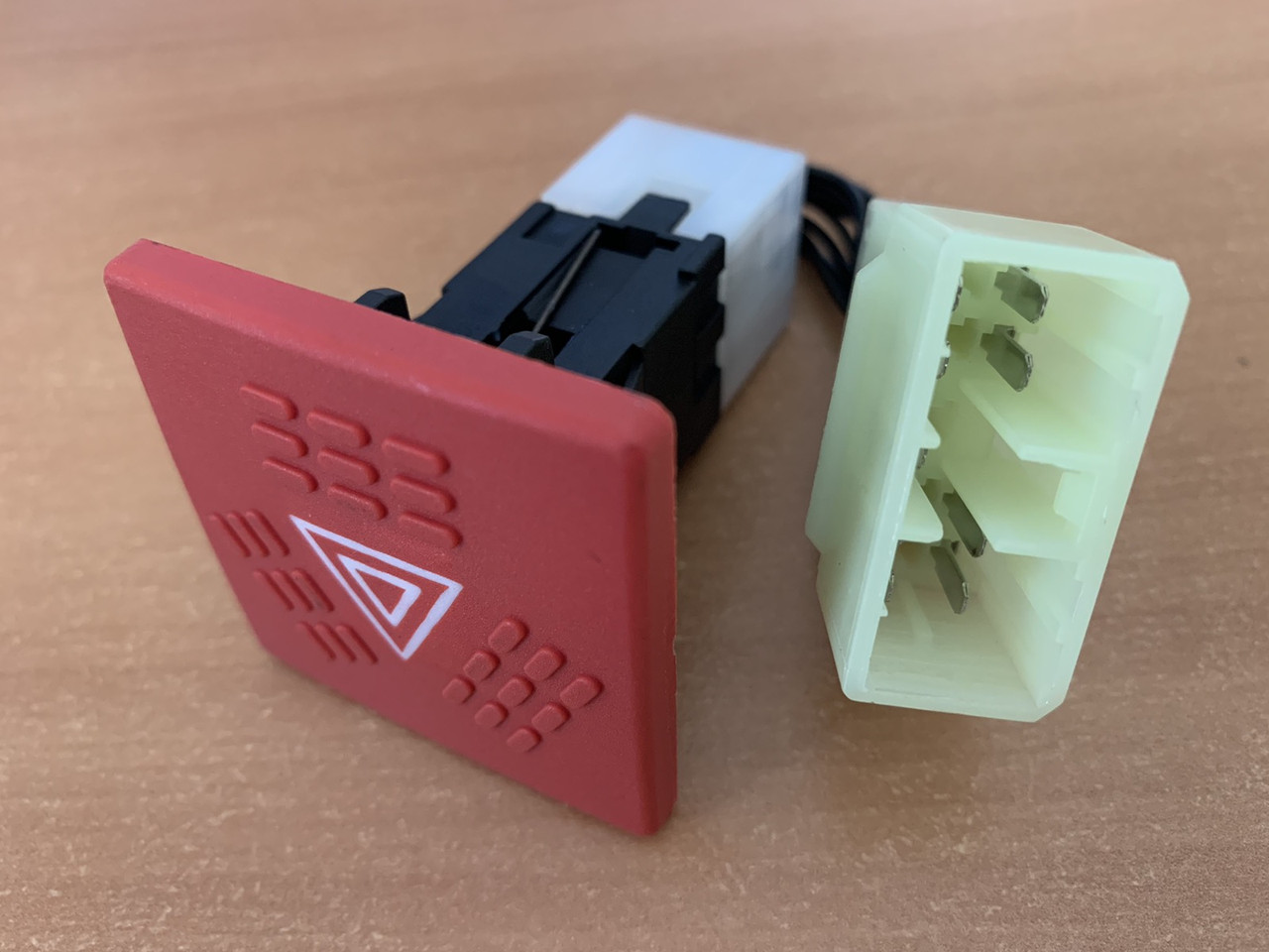 🚚Купить Кнопка аварійки IVECO EUROCARGO 60E-95E (EE906234/500388626 ...