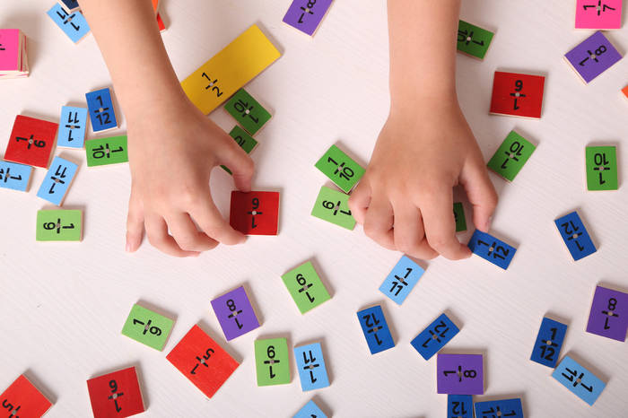 Магнитный прибор HEGA "Части и дроби" 78 составных частей, цена 1050 ...