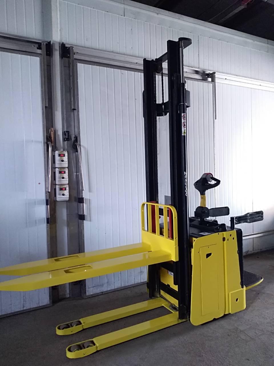 Штабелер электрический самоходный HYSTER 1.5т 4.12м 2013 г.: продажа ...