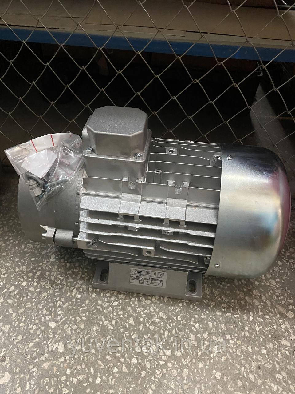 Електродвигун Mazzoni 7,5 kW 1450 об/хв 380 Вт: продаж, ціна у Києві. Комплектуючі та аксесуари ...
