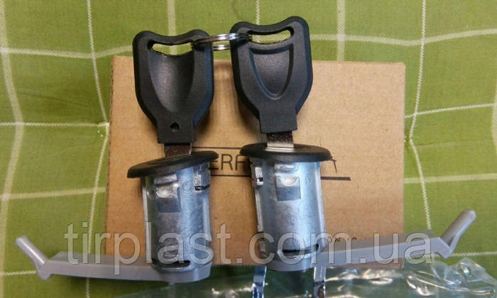 Личинки двери RENAULT MAGNUM сердцевина замка двери РЕНО (ID#1069916891 ...
