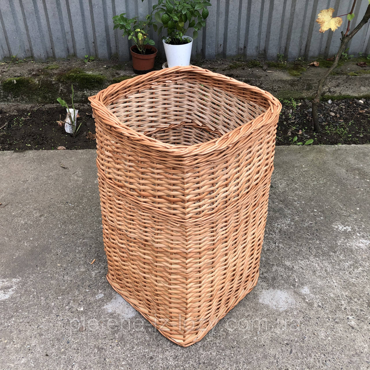 Плетена корзина із лози для зберігання продажа цена в Ужгороде Корзины плетеные изделия от