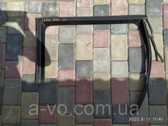 Ущільнювач скла задніх лівих дверей Seat Leon 8778315211 1P0839431 (ID ...